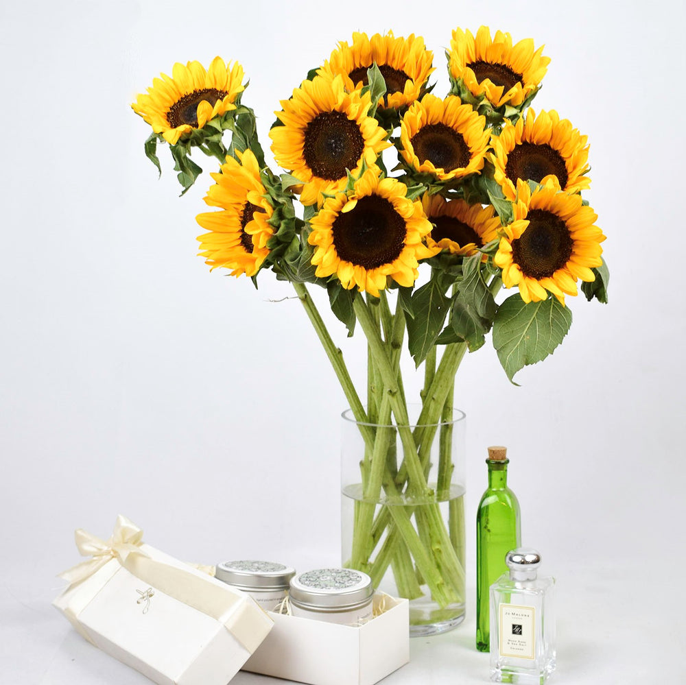 Blooms & Bouquets: Fresh Flowers Express Emotion | Gulbaan